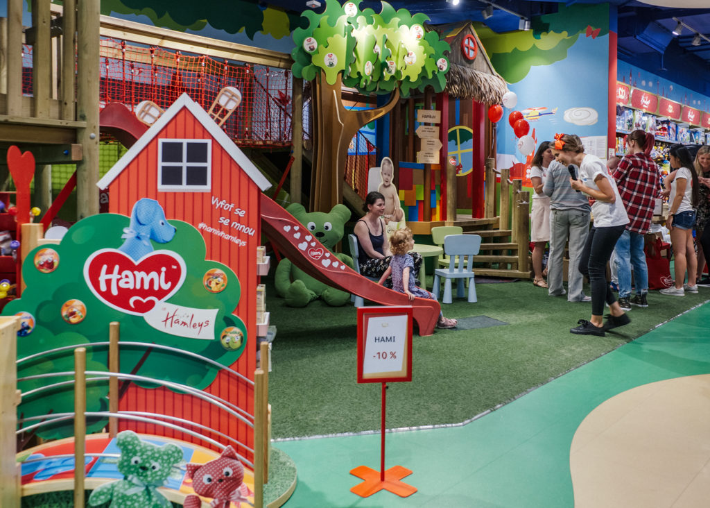 ijournal.cz | Den jako z pohádky v Hamíkově v kouzelném hračkářství Hamleys